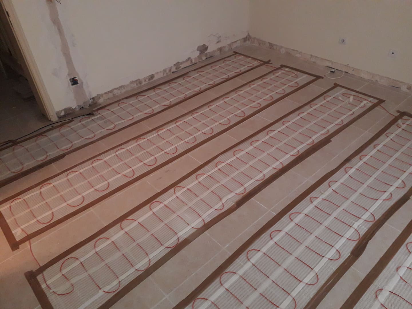 Instalação de Piso Radiante Elétrico em Quinta do Lago | VV Construction